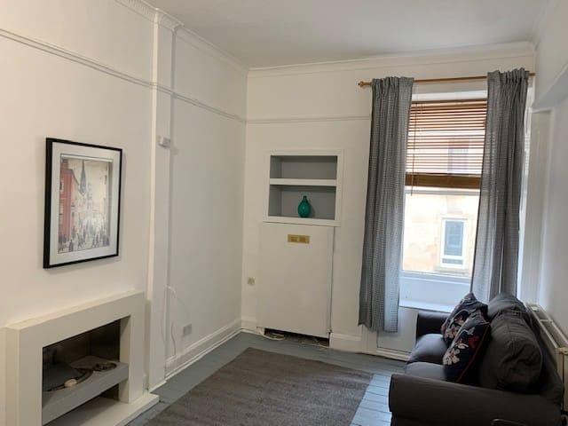 3036L Tay Street, Edinburgh, EH11 1DZ
