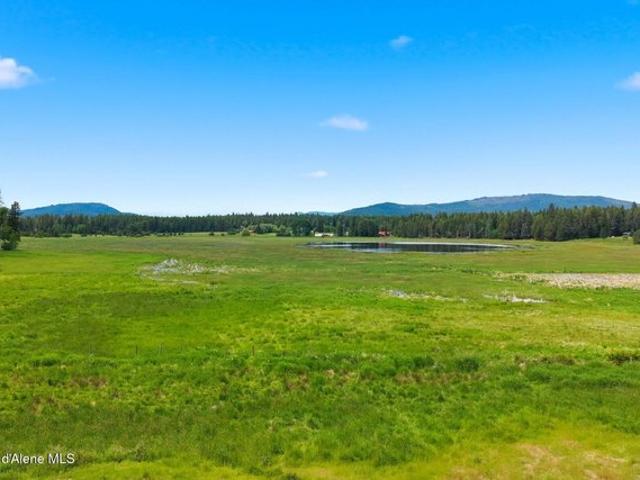 3037 E Dufort Rd, Sagle, ID 83860