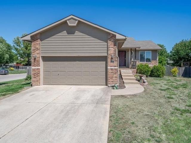 3037 E Lanners Cir, Wichita, KS 67219