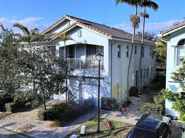 3037 Laurel Ridge Cir, Riviera Beach, FL 33404