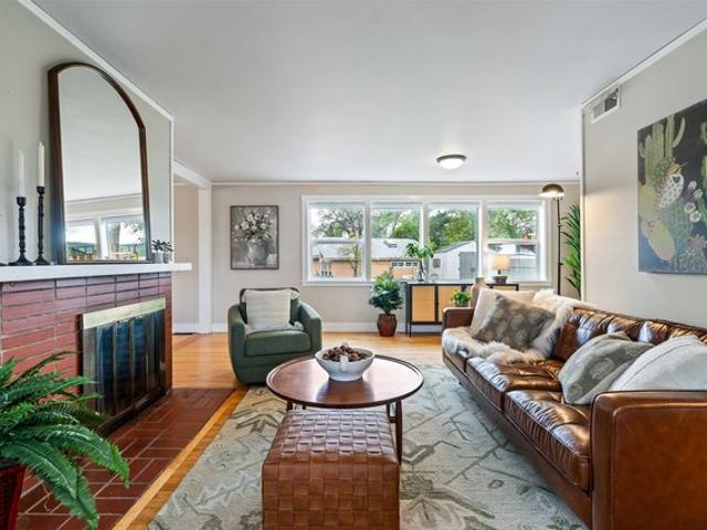 3037 Walnut St, Los Alamos, NM 87544