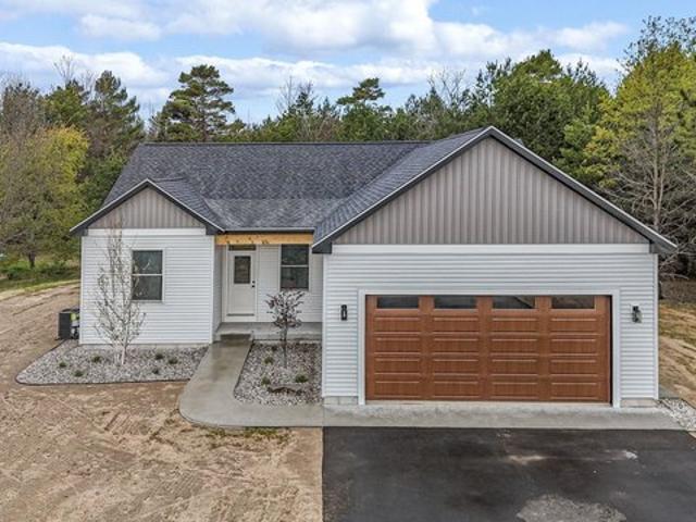 3038 Michele Marie, Grawn, MI 49637