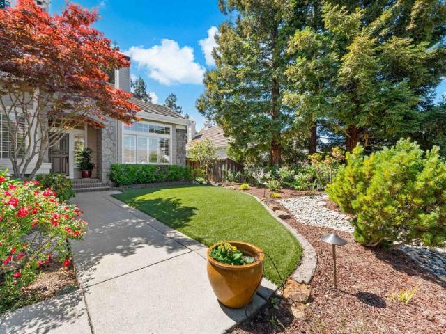 3038 Miwok Way
