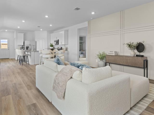 3038 Holland Lakes Drive