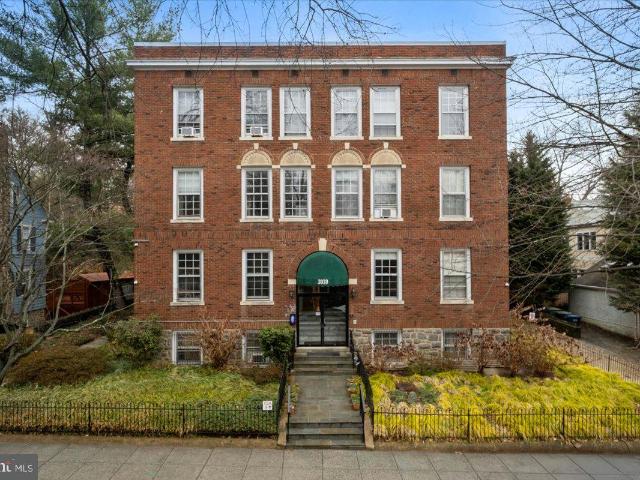 3039 Macomb St NW, Unit 18, Washington, DC 20008 | Compass