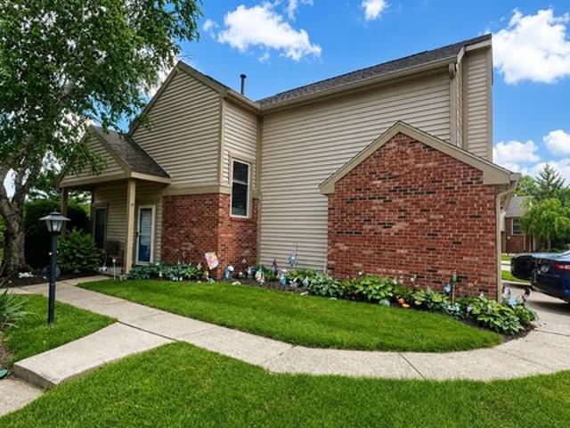 3039 Bayberry Ct W, Carmel, IN 46033