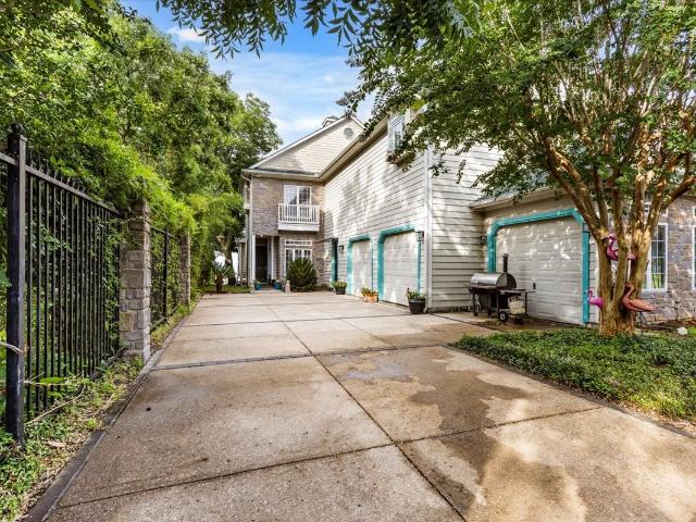 3039 Bayshore Drive
