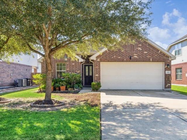 3039 Boxwood Springs Ln, Dickinson, TX 77539