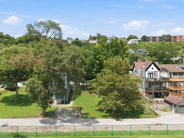 3039 Riverside Drive