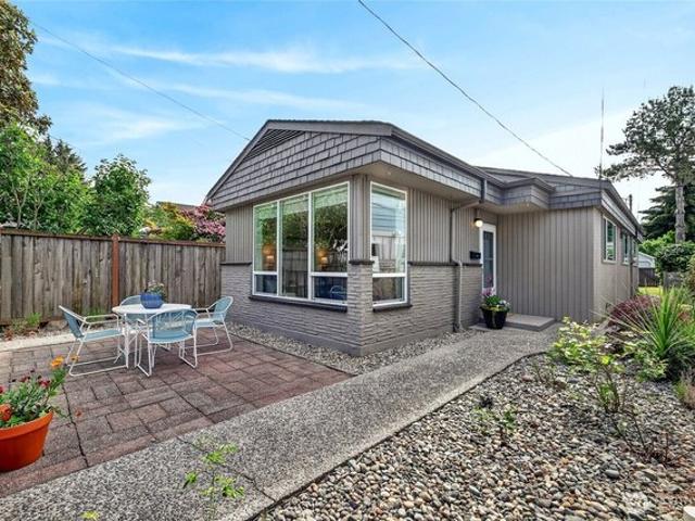 3039 61st Ave SW, Seattle, WA 98116