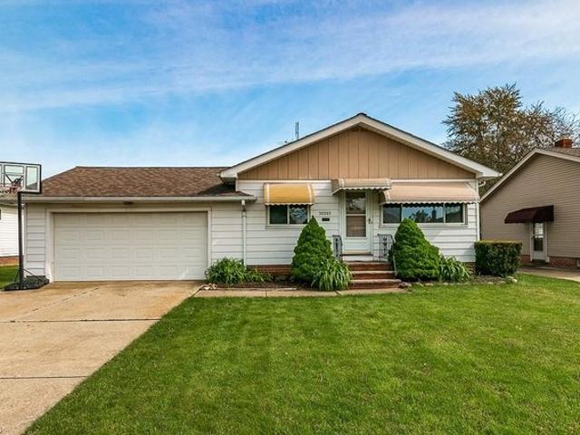 30305 Arnold Rd, Willowick, OH 44095
