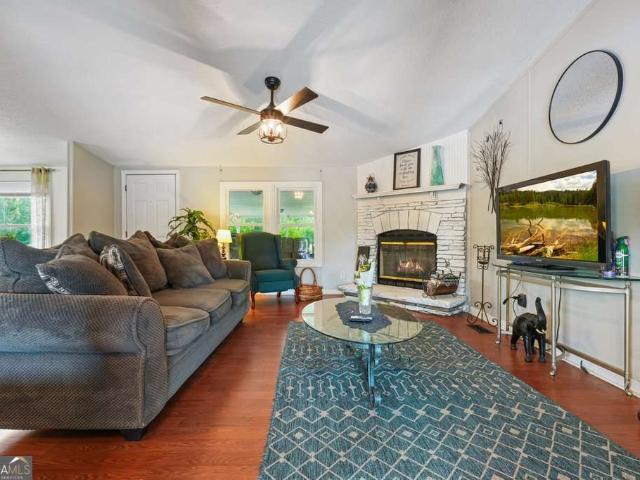 3030 NE Chatsworth Highway 225