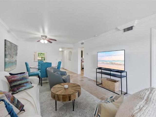 3030 Binnacle Dr, Unit 201, Naples, FL 34103 | MLS #225073