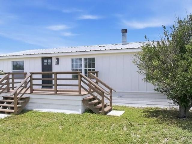 3030 County Road 218, Hobson, TX 78117