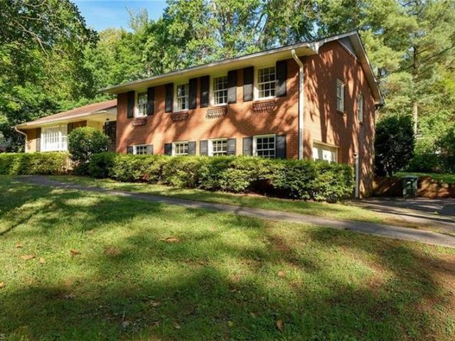3030 Prytania Rd, Winston Salem, NC 27106