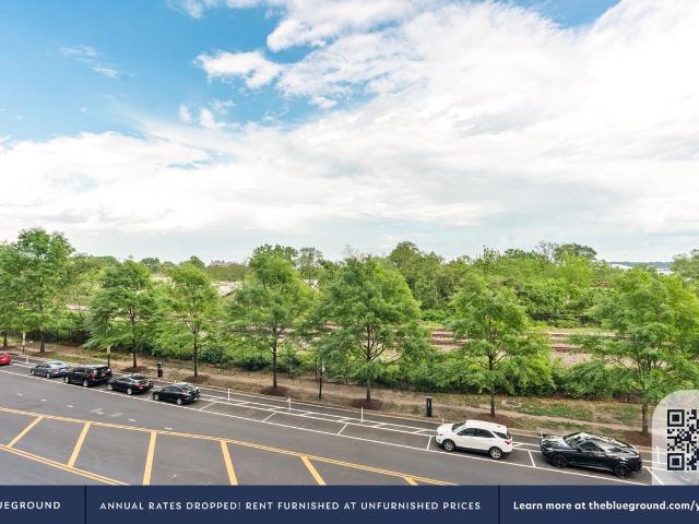 3030 South Potomac Avenue 1 Bedroom Apartment for Rent at 3030 Potomac Ave #1020, Arlington, VA 22202 Crystal City Shops