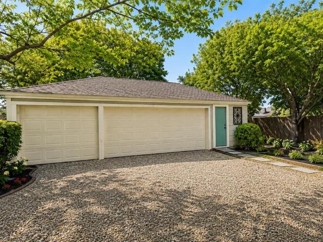 3030 Willing Avenue