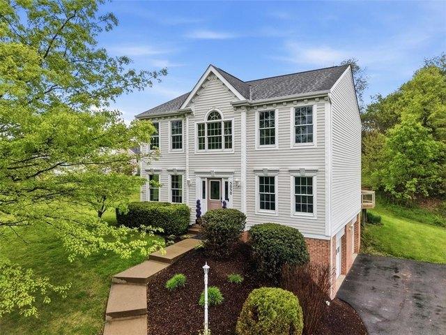 3030 Willowbrook Dr, Bridgeville, PA 15017