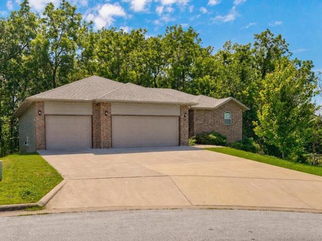 3031 N Albertha Ave, Springfield, MO 65803