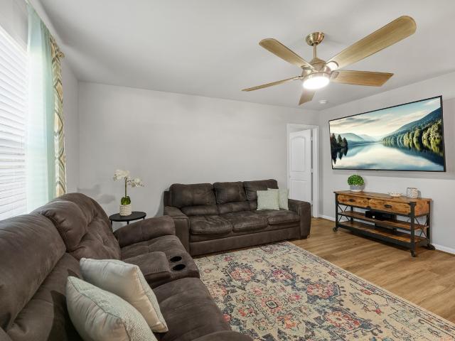 3031 Apache Street