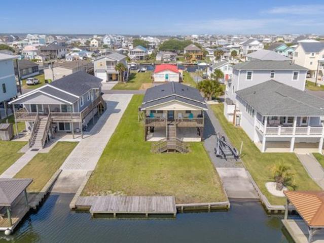 3031 3rd St, Surf City, NC 28445
