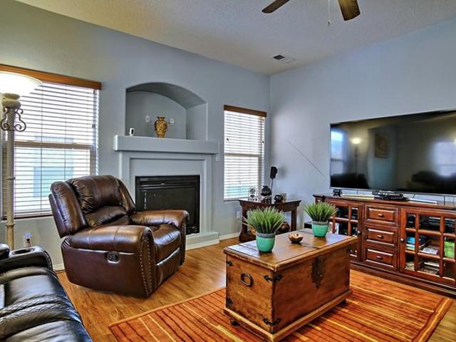 3032 Cochiti St NE, Rio Rancho, NM 87144
