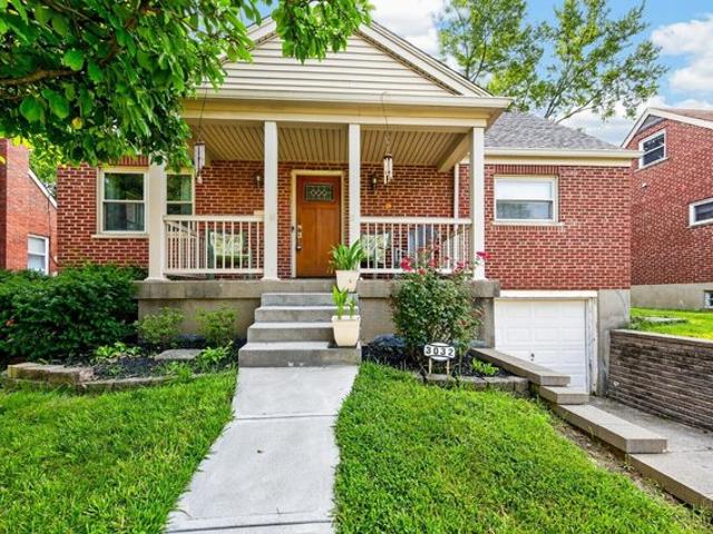 3032 Crestmoor Ln, Green Township, OH 45238