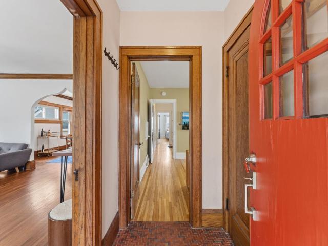3032 E Minnehaha Parkway