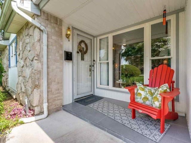 3032 Hollandale Lane