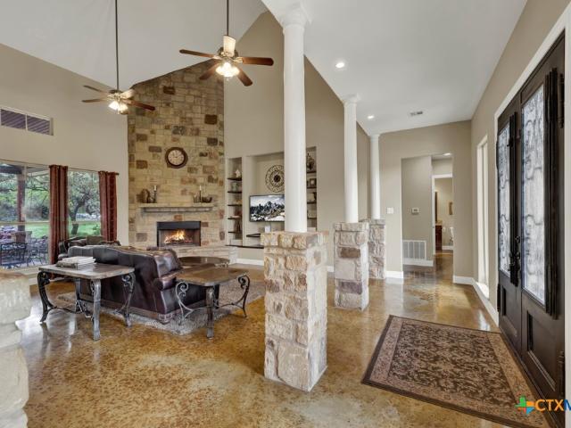 3032 Rolling Oaks Drive