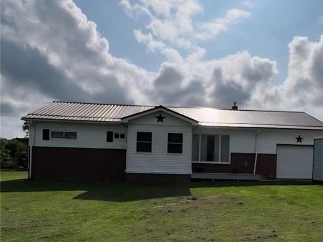 3033 Oneida Valley Rd, Hilliards, PA 16040