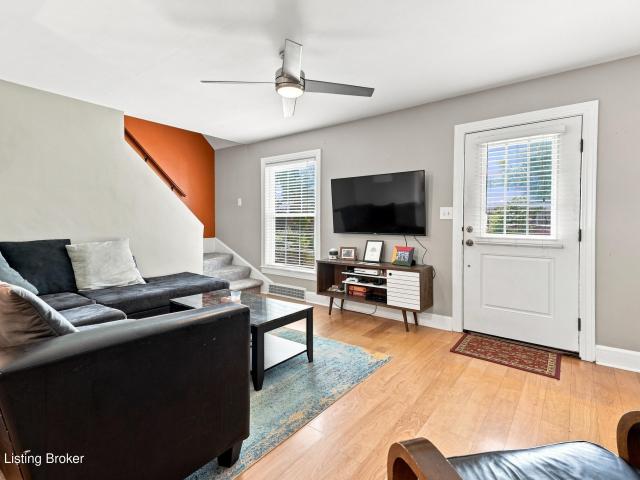 3033 Beaumont Rd