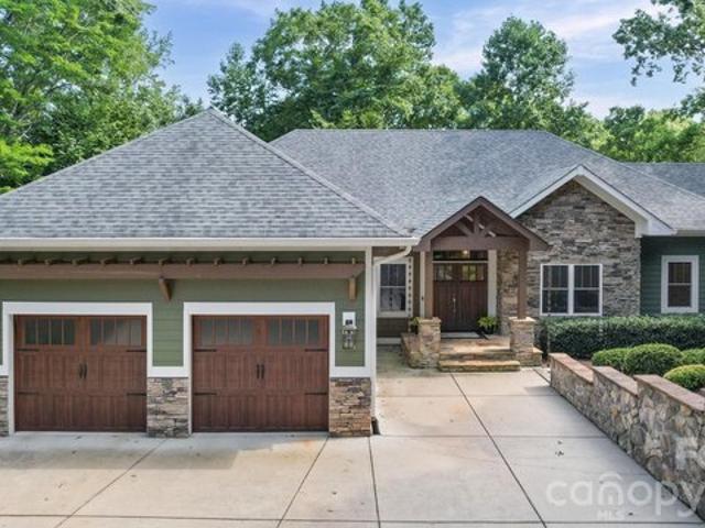 3033 Dodsworth Dr, Cramerton, NC 28032