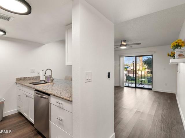 3033 E Devonshire Ave Unit 1018, Phoenix, AZ 85016