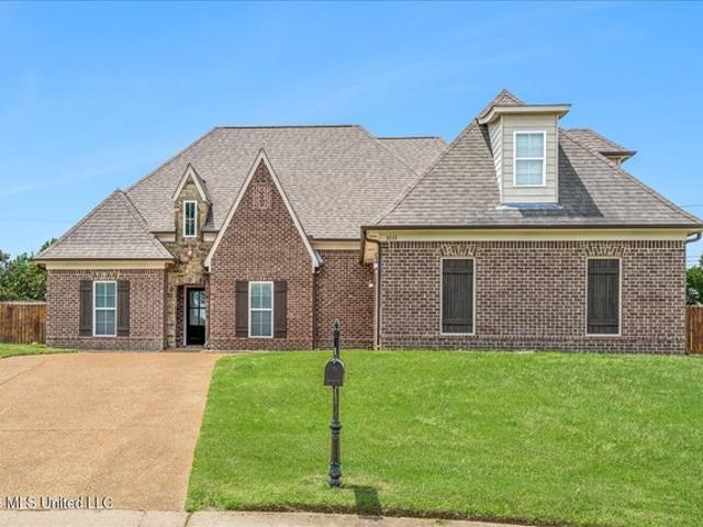 3033 Raspberry Red Cv, Southaven, MS 38672