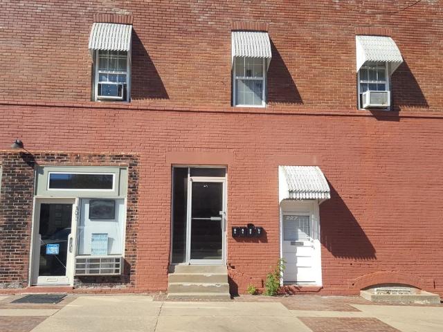303 1/2 S Osage 1 Bedroom Apartment for Rent at 303 1/2 S Osage Ave, Bartlesville, OK 74003