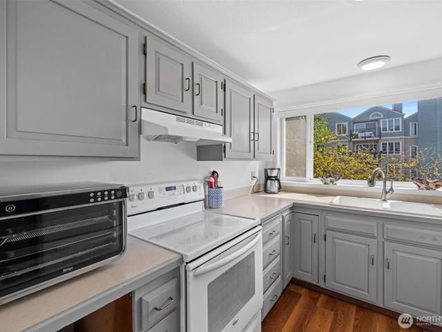 303 13th Avenue E # 301