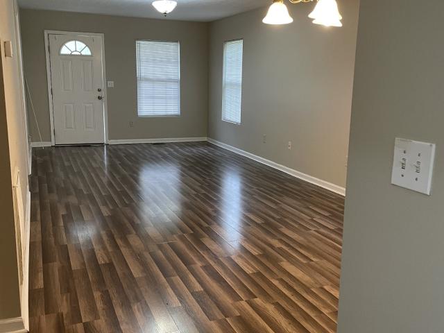 303 15th Ave W