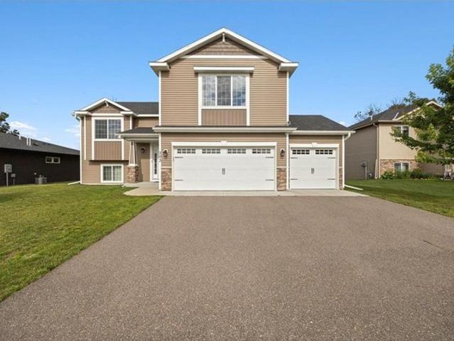 303 29th Ave SE, Saint Cloud, MN 56304