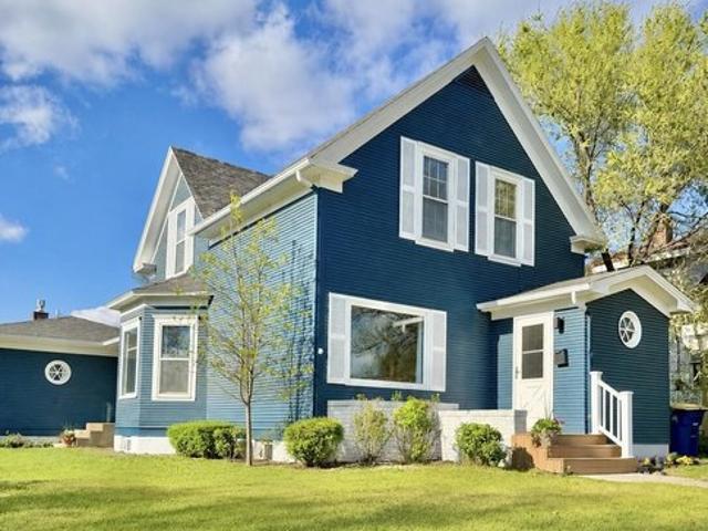 303 6th St NE, Jamestown, ND 58401