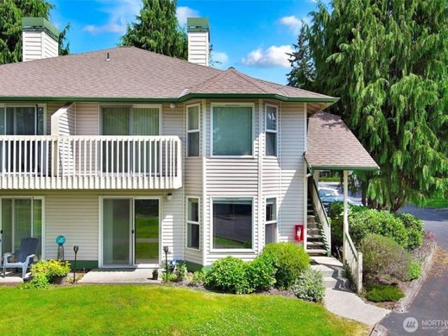 303 9th St Apt 13, Snohomish, WA 98290