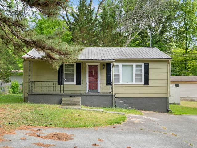303 Cave St, Rossville, GA 30741 | MLS #1533 | Compass