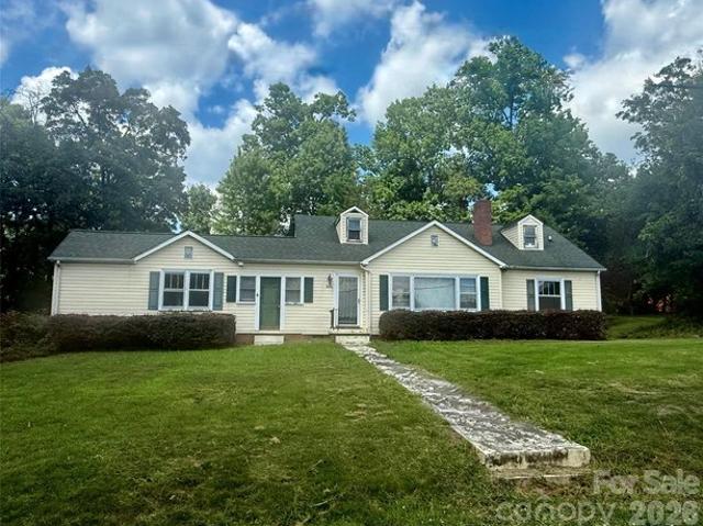 303 Cavin Ave, Mount Holly, NC 28120