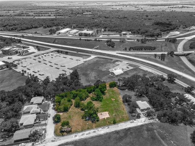 303 Carver St, Kaufman, TX 75142