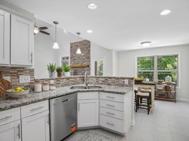 303 Cedar Hollow Ct