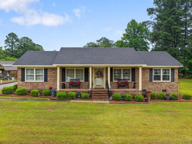 303 Chaucer Ct, Dunn, NC 28334