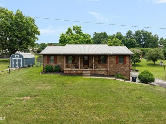 303 Cloverleaf Ct, Mount Carmel, TN 37645