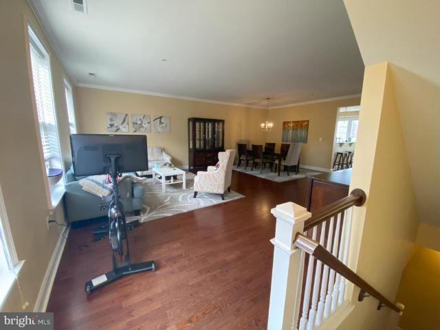 303 Admirals Way