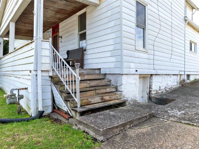 303 Agnew Rd