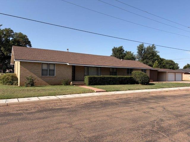 303 Avenue G, Farwell, TX 79325
